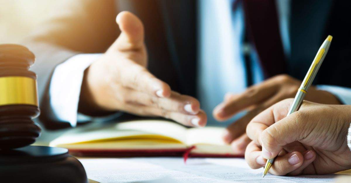 How to Become a Solicitor in the UK: Step-by-Step Guide to Solicitor ...